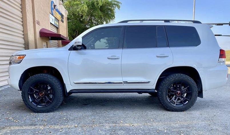 Lifted Land Cruiser 200